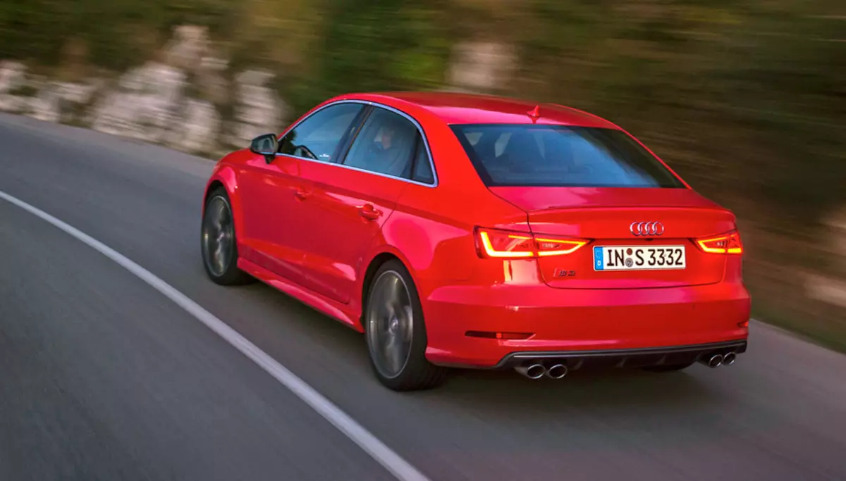 Pursuing the Audi S3 sedan on the AUDI A3 Cabriolet 3327_10