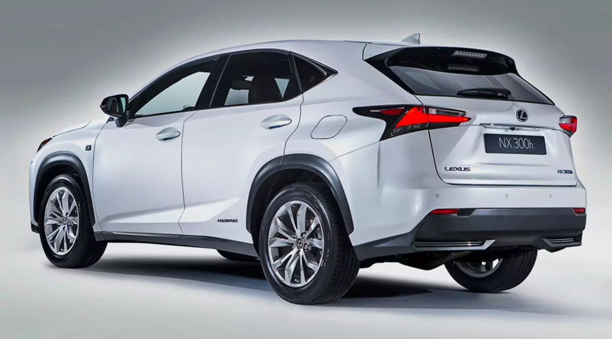 Lexus krossover az NX PARCOUnter inşa edə bilərsiniz 33796_1