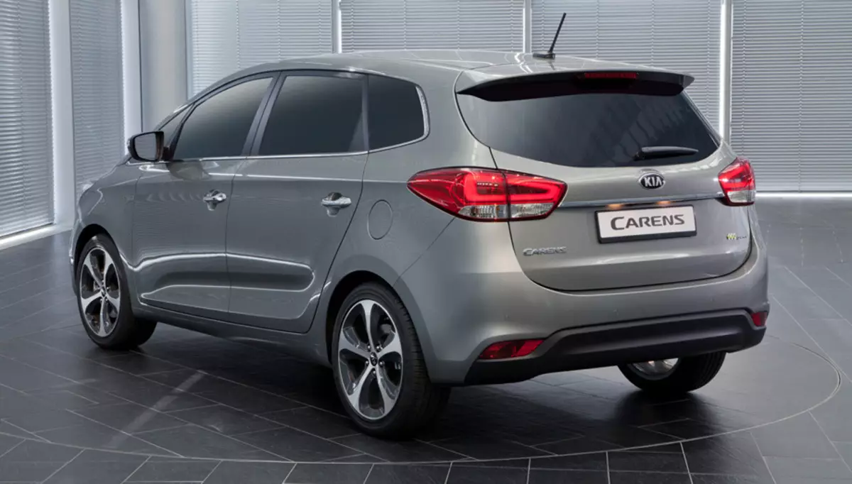 有關Kia Carens Compact的詳細信息。 33805_1