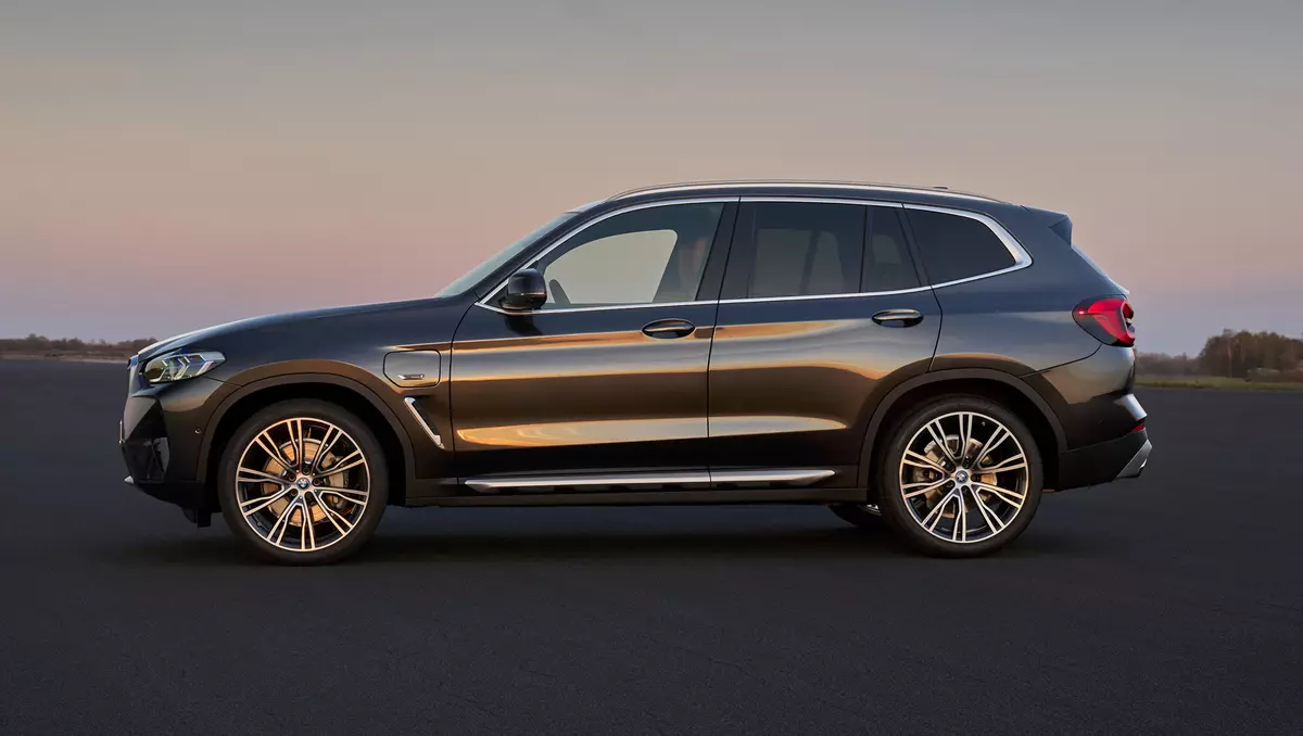 I-BMW X3 nemihlangano ye-X4 yasinda ukuvuselelwa ngezinguqulo ze-M-M- 425_3