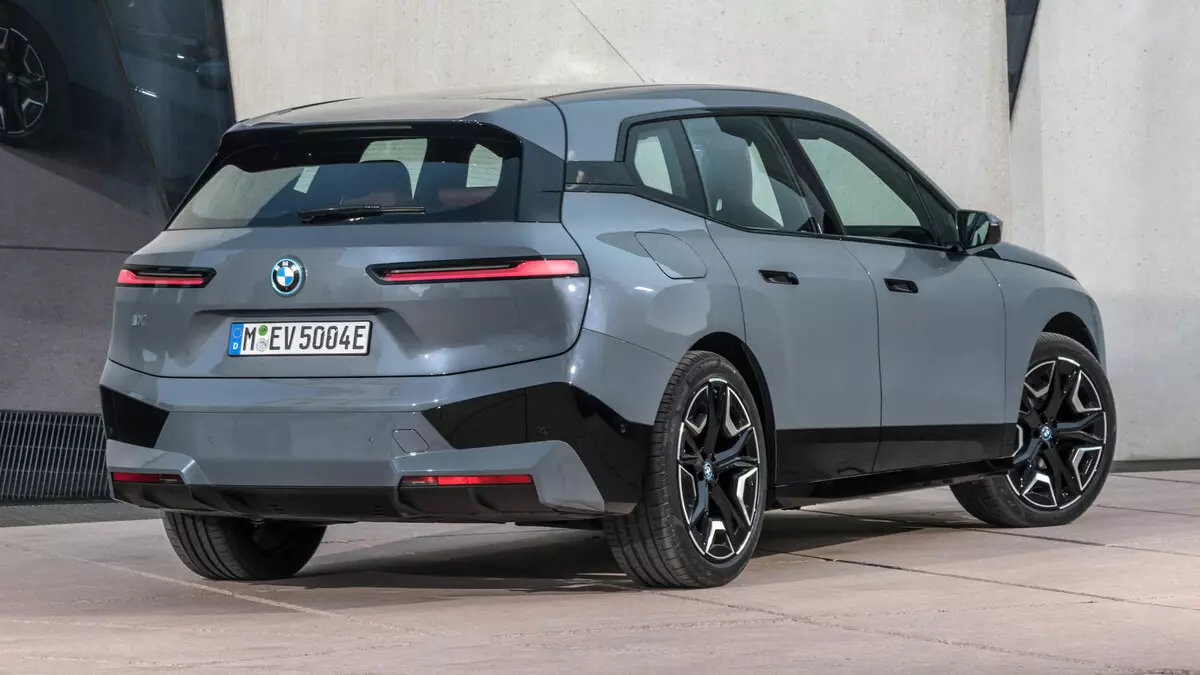 BMW IX XDRIVE50 Bateria Parcatenter vlerësohet në rubla 428_1