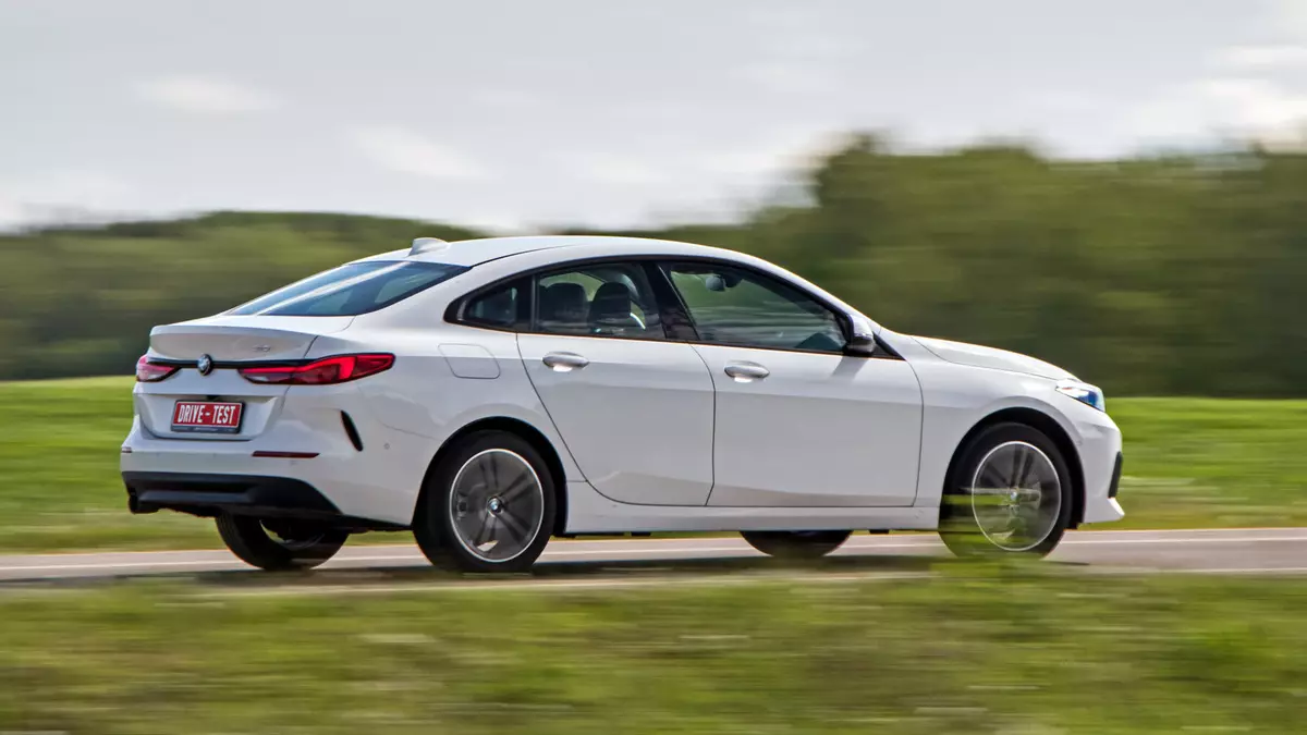 Tiro las ruedas delanteras Sedan BMW 218i Gran Coupé 432_7