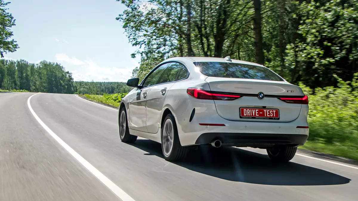 Ich ziehe die Vorderräder Limousine BMW 218i Gran Coupé 432_9