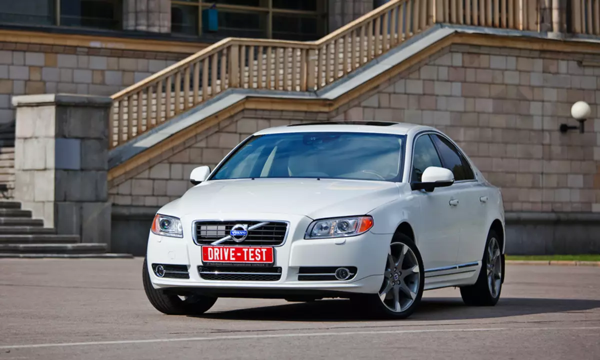 يېڭى كرىسلېر 300C ياشانغانلار SEDAN ۋوگزو S80 نى تەكشۈرۈش 569_3