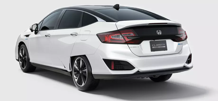 Sedan Honda Clarity Gorivna celica bo vstopila na trg spomladi 6124_2