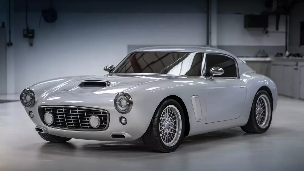 Ẹgbẹ RML leti ara rẹ ni Olutọju Ferrari 250 gt swb