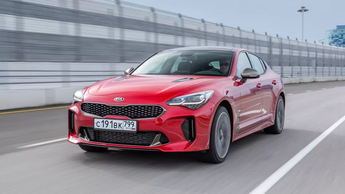 Nou kouri dèyè diferan de Kia Stinger 2.0 AWD GT liy nou an 6444_5