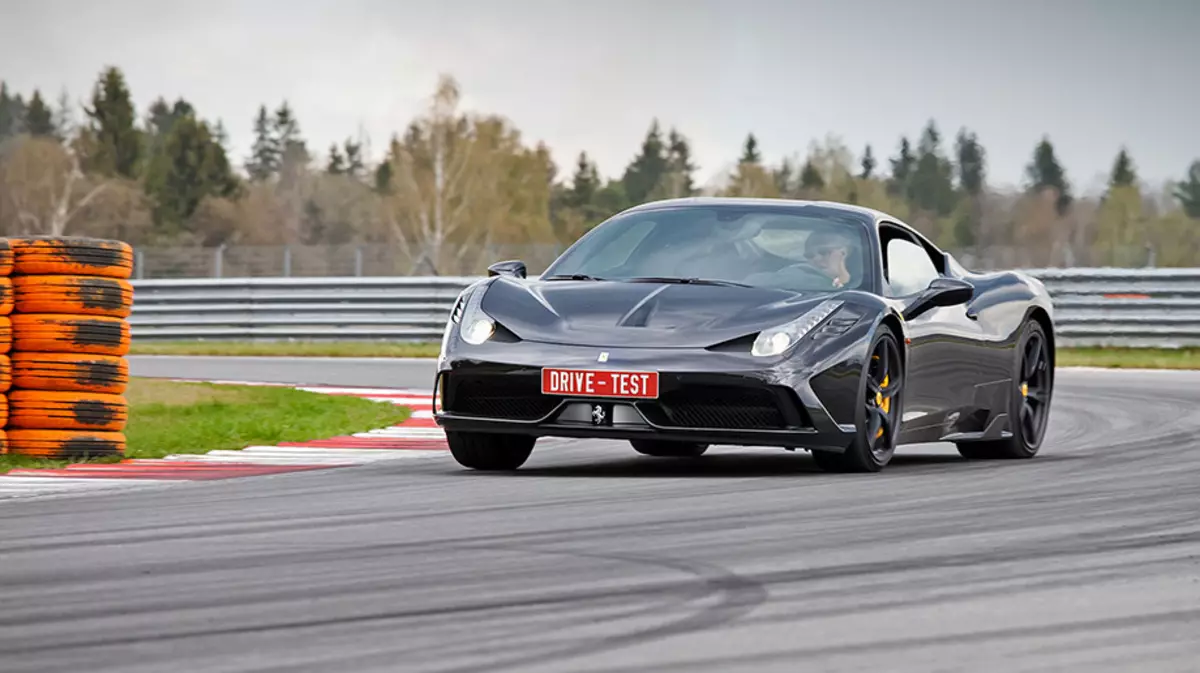 Track'in kolaylığının tadını çıkarın SuperCar Ferrari 458 Speciale 644_11