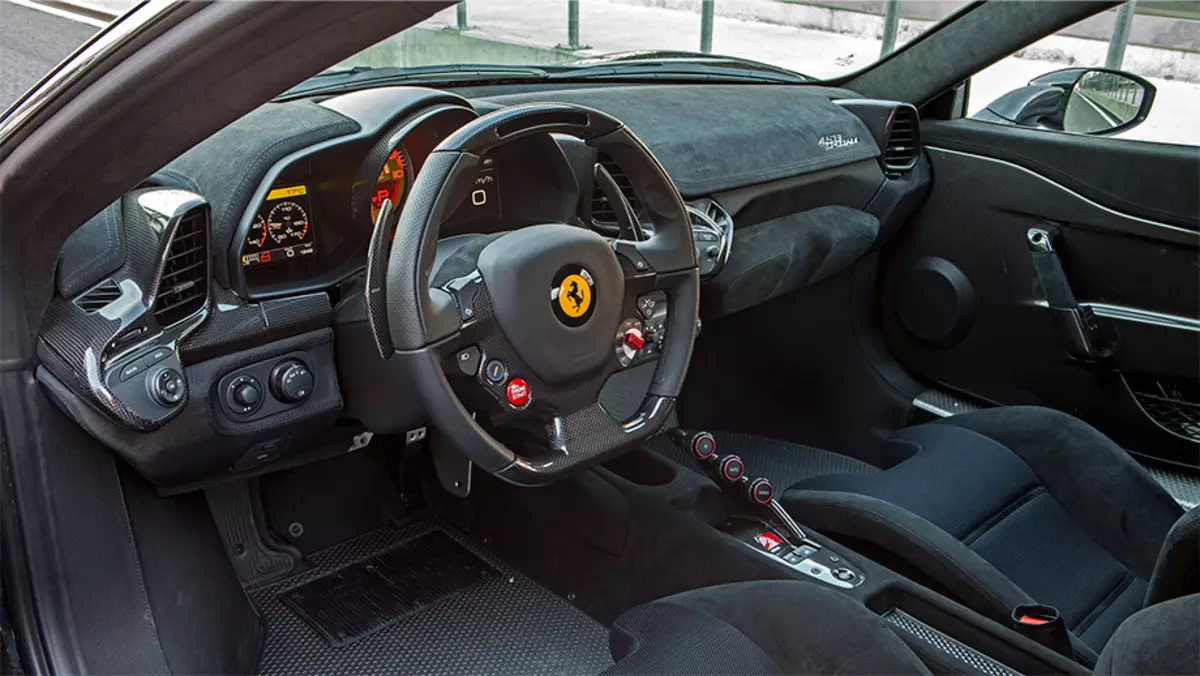 Enjoy the ease of track supercar Ferrari 458 Speciale 644_2