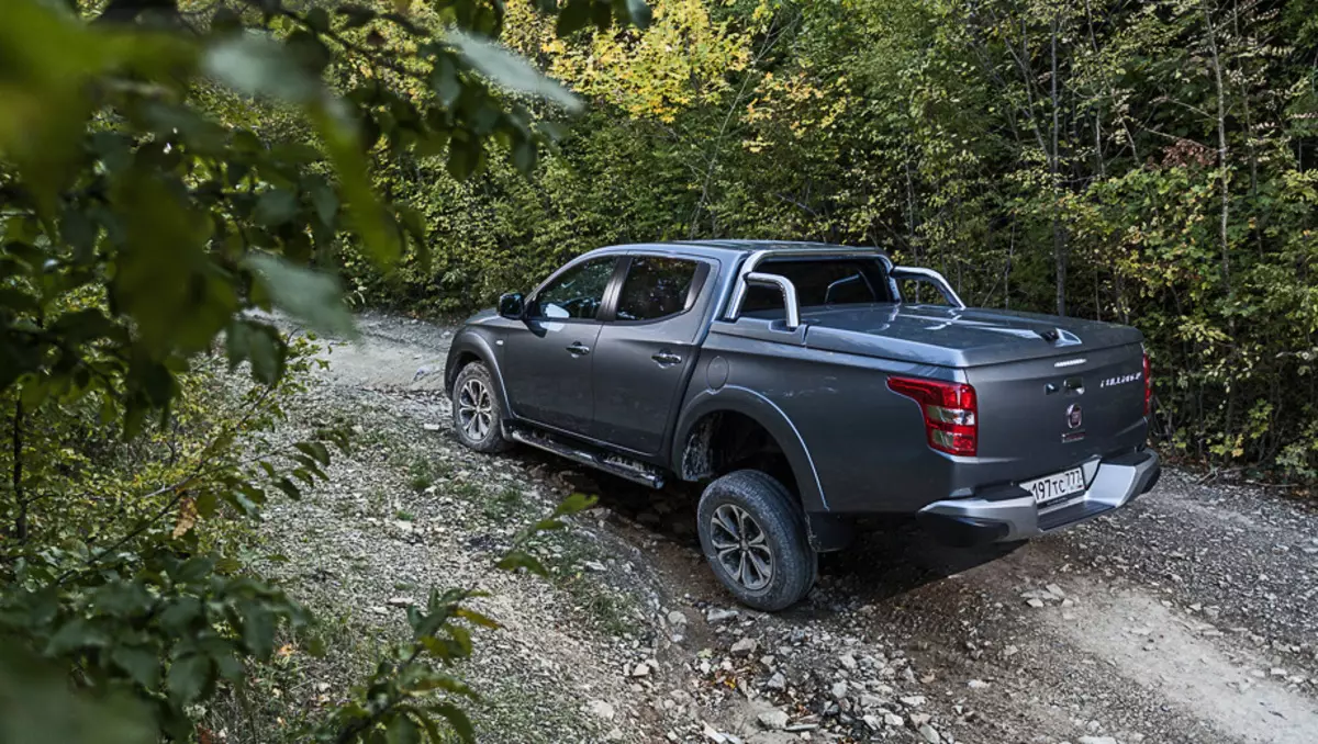 Kami membawa akuntansi dari belakang setir fiat clone-pickup fullback 658_2