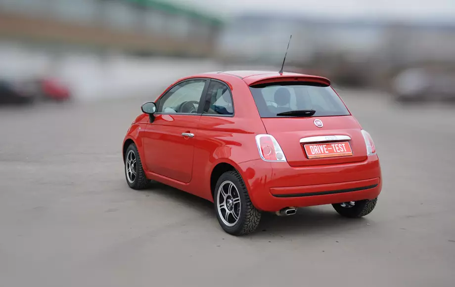 Retrohatechbeck Fiat 500 کے ساتھ بچپن میں شعلہ 662_10