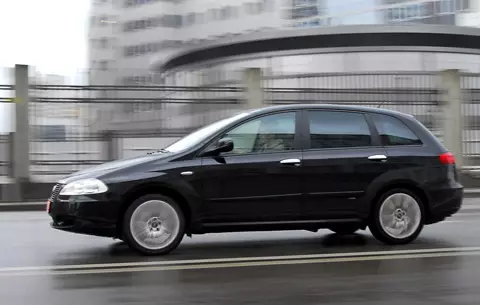 Без Fiat Croma тән төрен билгеләргә тырышабыз 666_7