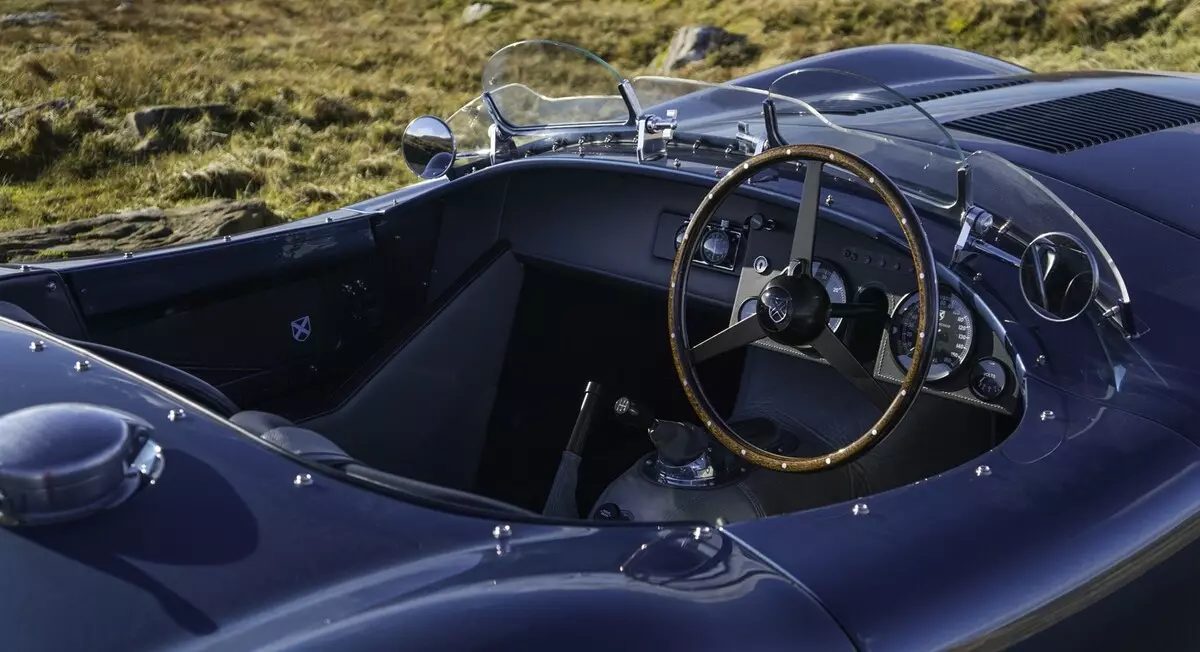 Ecurie Ecosse murna da 70th tunawa da replicas na Jaguar C-Type mota 6820_2