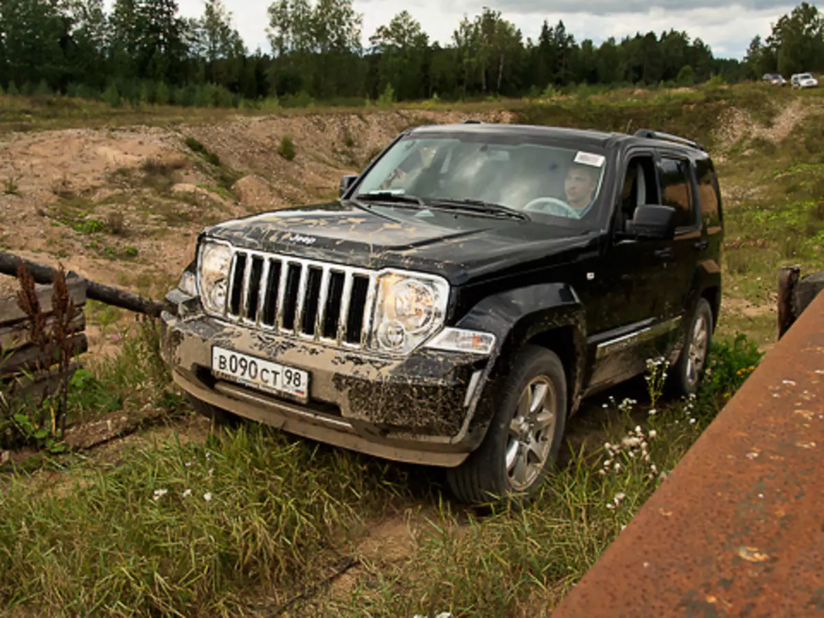 Jesteśmy zaangażowani w korzeń oprogramowania na SUV Jeep Cherokee 7006_11