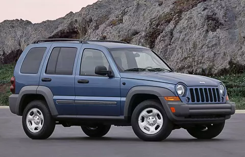 Ne jemi të angazhuar në rrënjë software në SUV Jeep Cherokee 7006_17