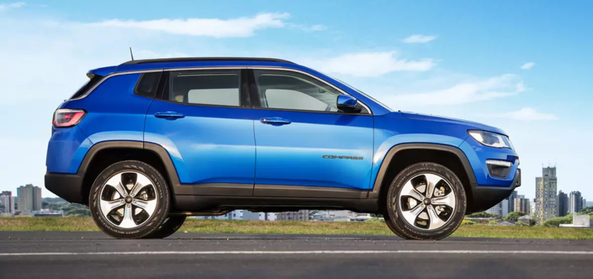 Crossover Jeep Compass was die ouer broer Renhegeide 7009_1