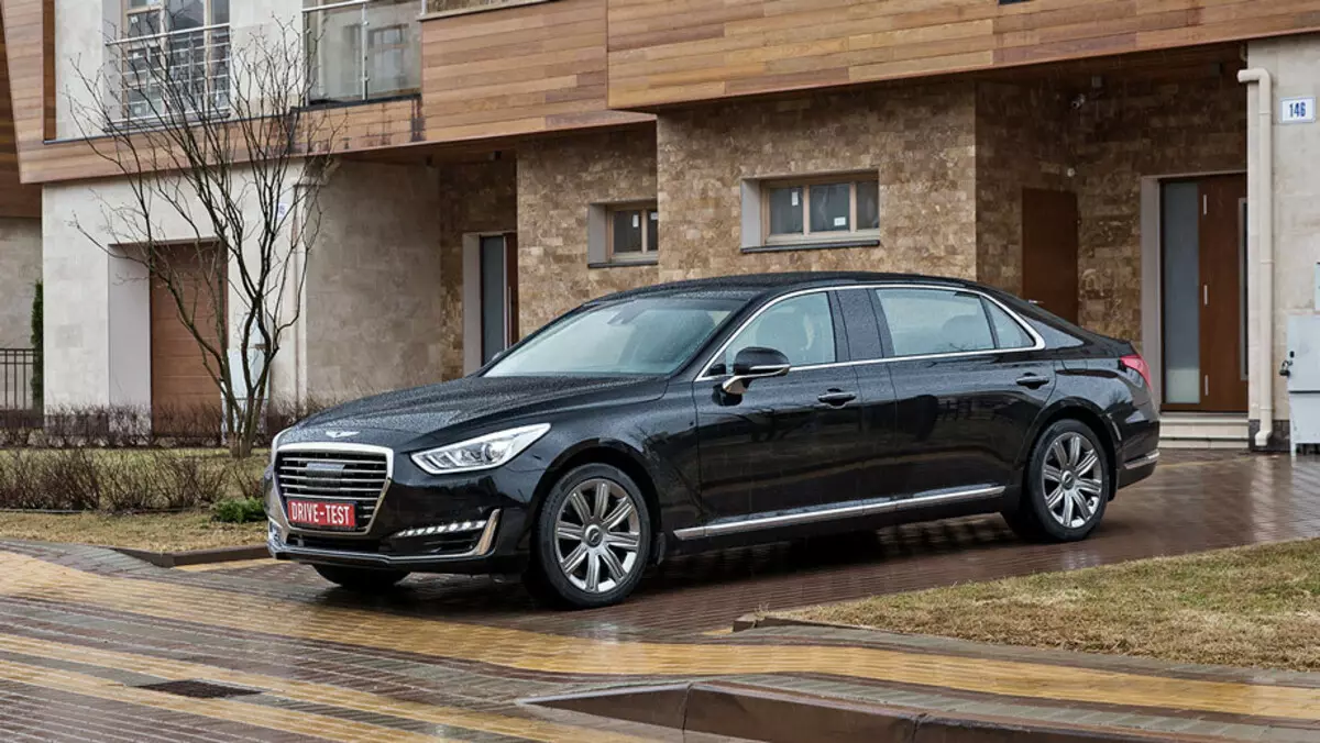 Táimid ag lorg brí sa Long-Base Sedan Genesis G90L 738_16