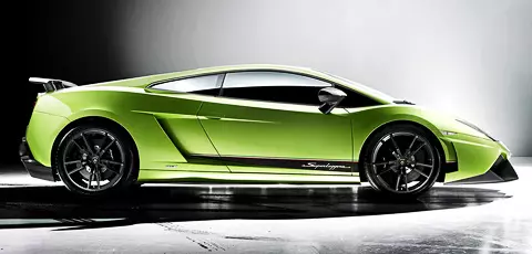 Coupe Lamborghini Gallardo Superleggera ka kaluar peshën e kontrollit 7676_2