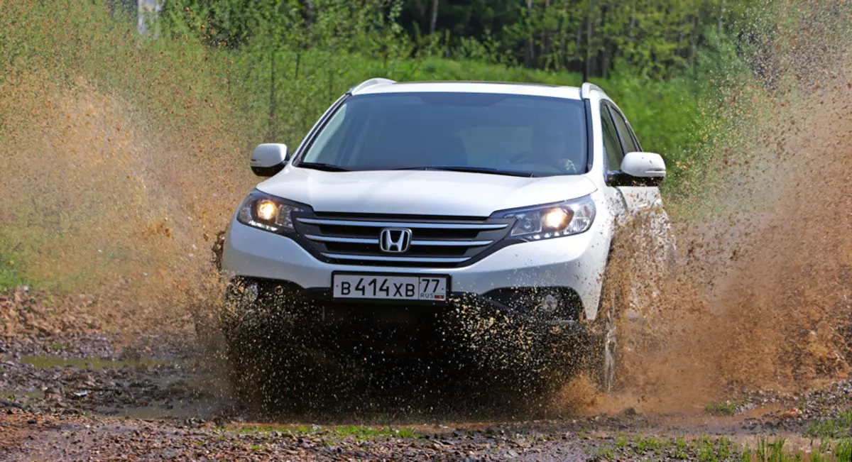 Pogledamo, ali je Honda Cr-V 2.4 zelo drugačen od 2.0 795_6