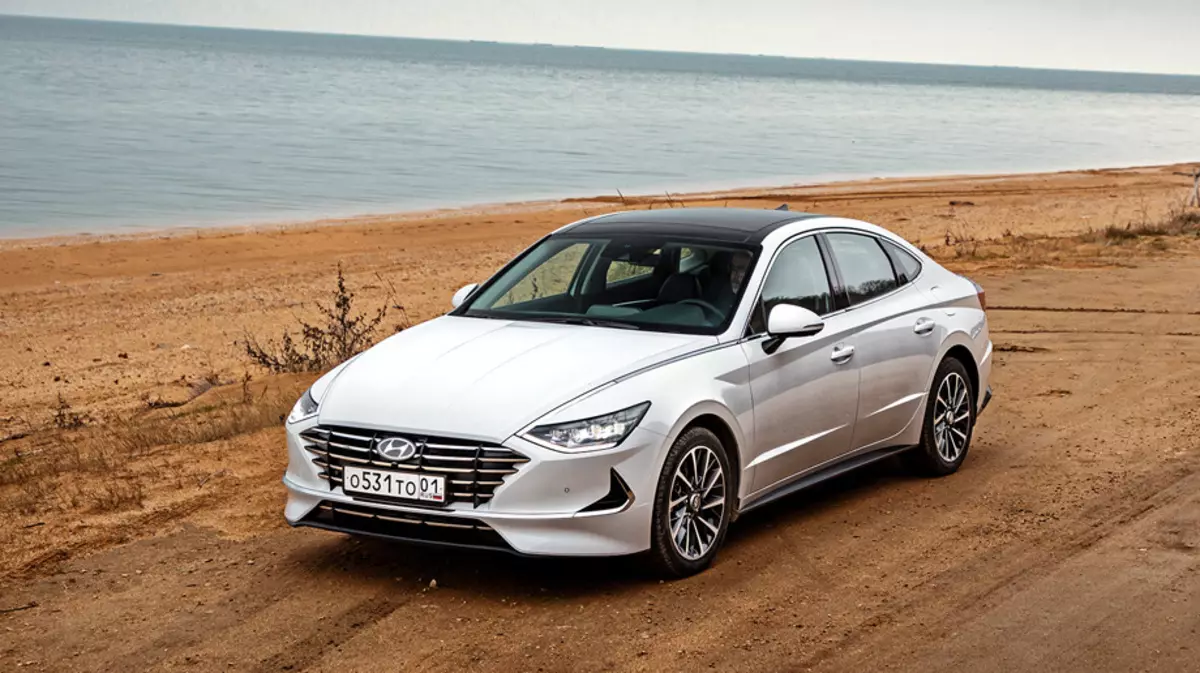 sedan hyundai sonata အသစ်၏ရဲစွမ်းသတ္တိအပေါ်ထင်ဟပ် 816_8