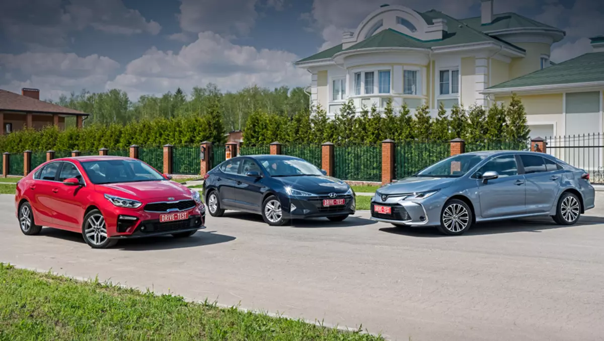 Прицінюємося до седанам Toyota Corolla, Kia Cerato і Hyundai Elantra