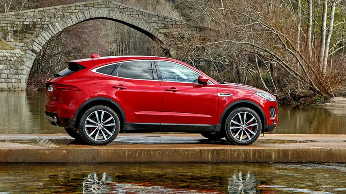 Ṣe atunṣe awọn eniyan ti o ni ọra ti iwapọ Statrover Jaguar E-Pace 889_8