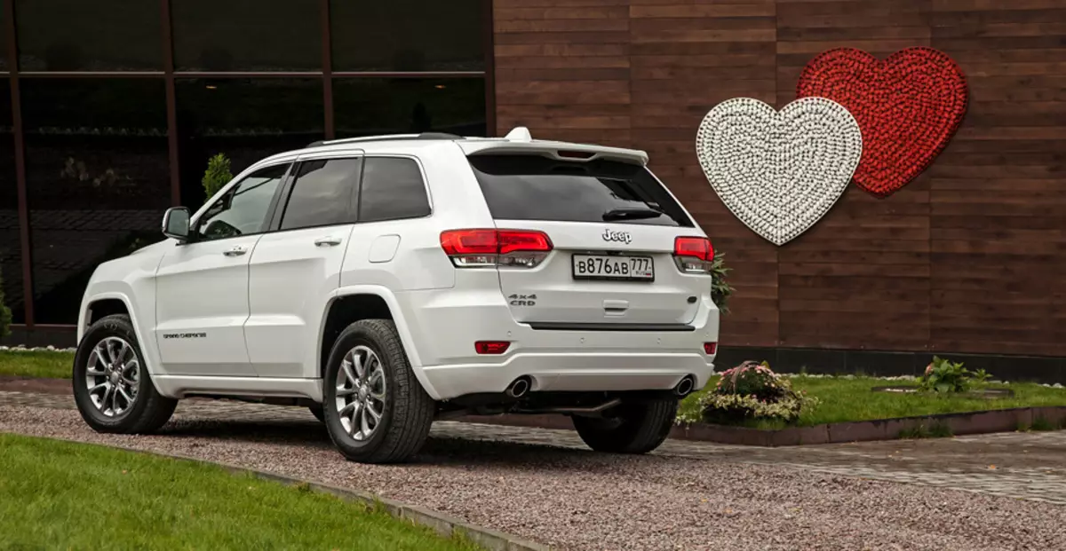 Yeni Jeep Grand Cherokee'yi önceki ile karşılaştırın