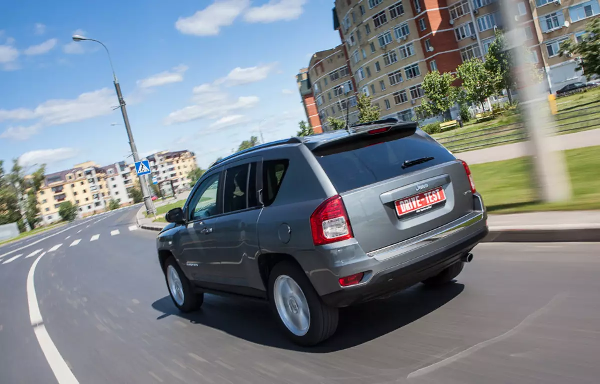 Harkitse itseäsi yhdessä Jeep Compass Crossoverin kanssa 915_11