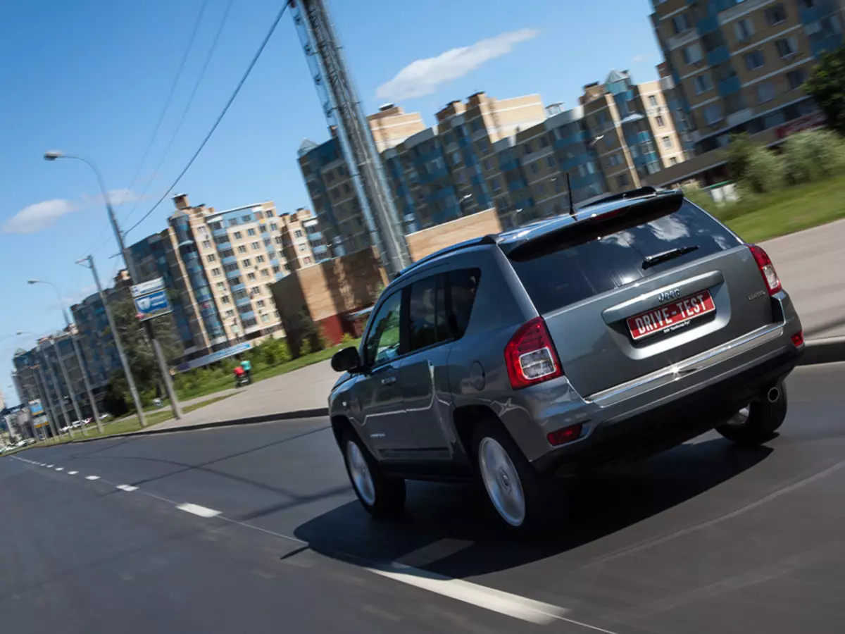 Harkitse itseäsi yhdessä Jeep Compass Crossoverin kanssa 915_19