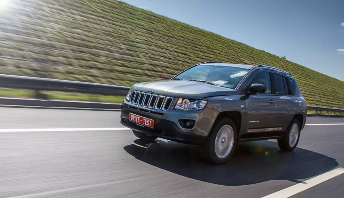 Harkitse itseäsi yhdessä Jeep Compass Crossoverin kanssa 915_3