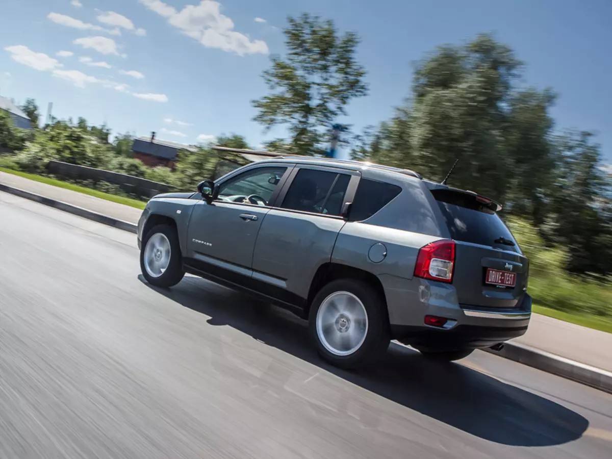 Harkitse itseäsi yhdessä Jeep Compass Crossoverin kanssa 915_6