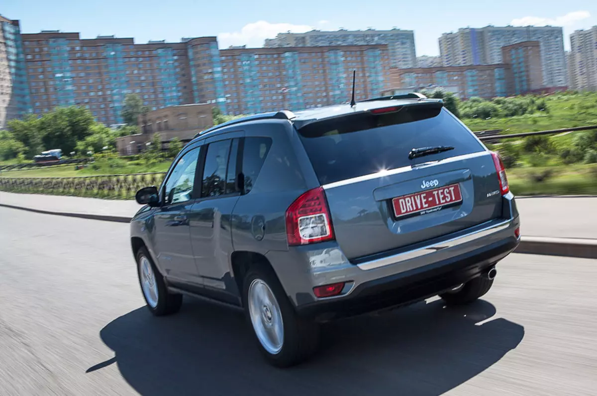 Harkitse itseäsi yhdessä Jeep Compass Crossoverin kanssa 915_8