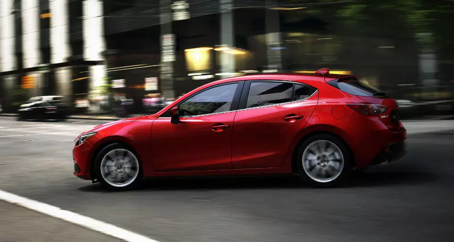 Arrimaha adduunka ee shanta sano ee Mazda3 9420_2