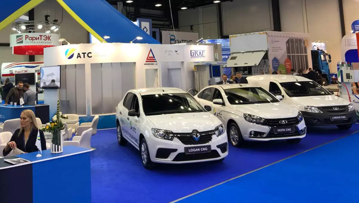 Renault Logan CNG sedan appeared to study demand 9762_1