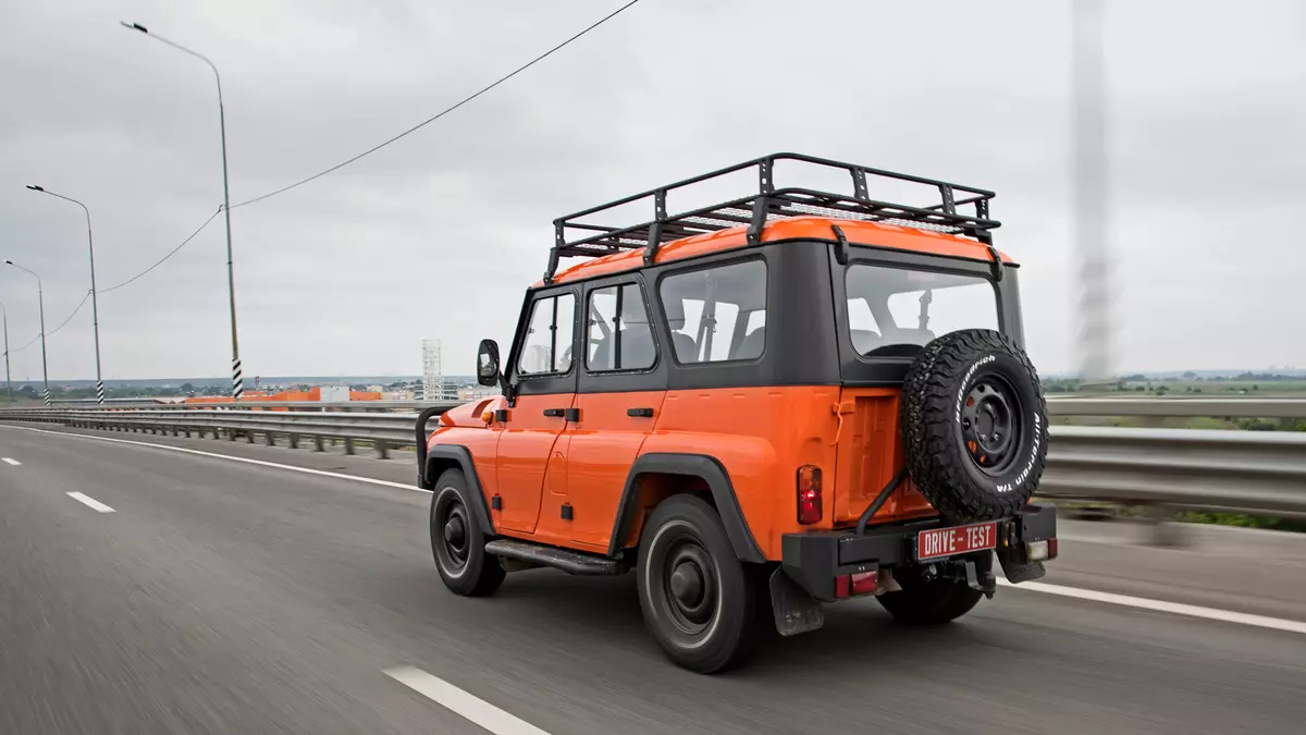 Лада 4x4 болон УАЗ Хантертай өнгөрсөн руу Dive 978_12