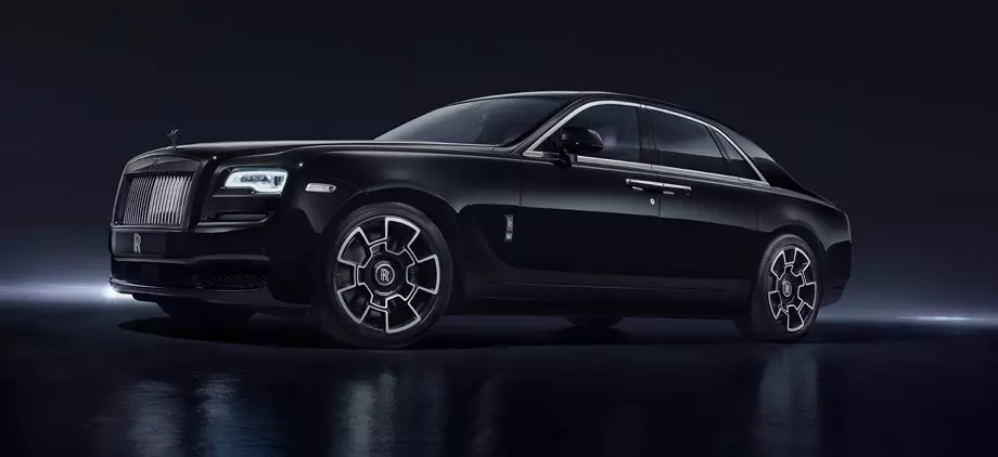 I-Roll-Royce ibhekiswe uchungechunge lwebheji elimnyama buntar 9807_2