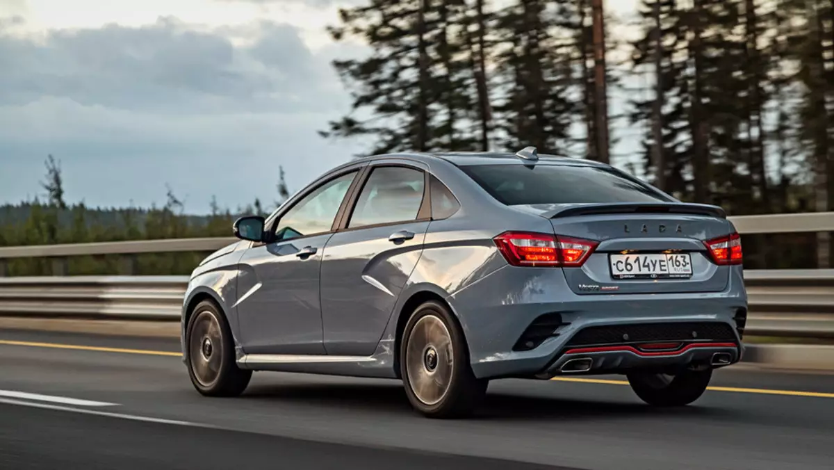 Coñeza o prezo non asignado do caldeado Sedan Lada Vesta Sport 985_6